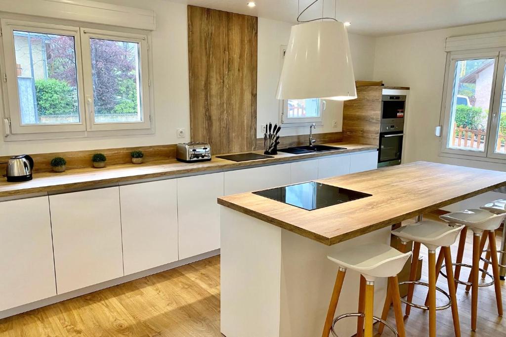 Villa resort vue lac Spa/Bateau/Proche stations, Savines (updated ...