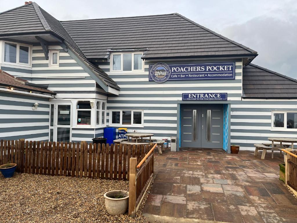 Poachers Pocket Seaview, Bacton (updated prices 2026)
