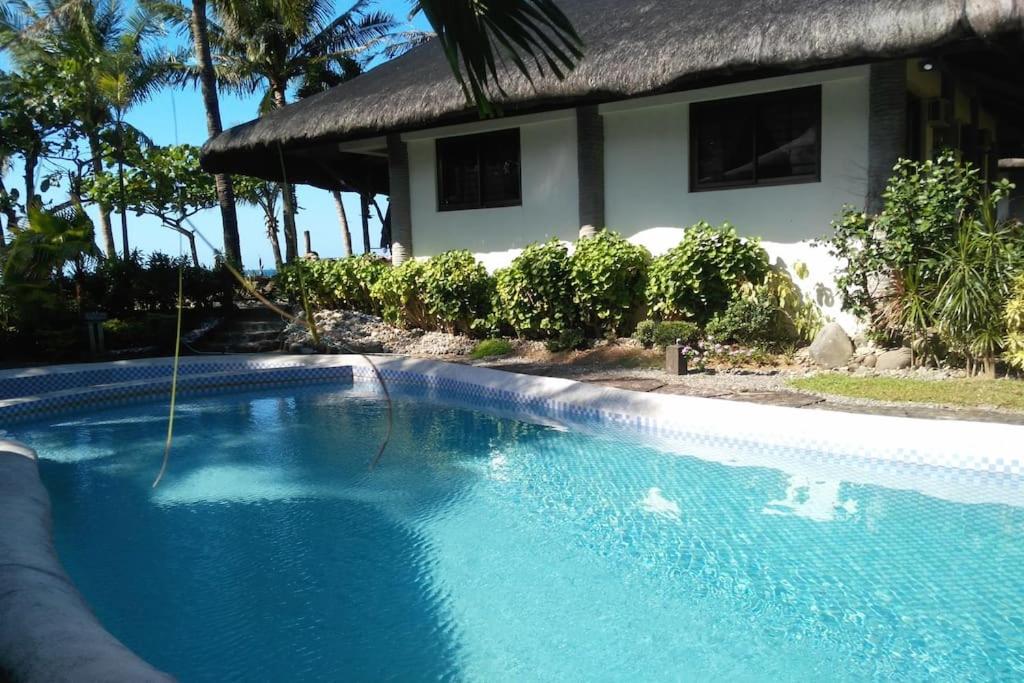 Beachfront house in Baua with swimming pool., Gonzaga (актуальные цены ...