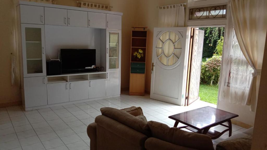 Villa Kota Bunga Puncak Bogor, Cimacan (updated prices 2026)