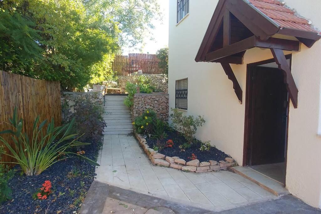 Kosher 'Villa Rosa' Moshav Aderet, Ella Valley nr Bet Shemesh, Adderet ...