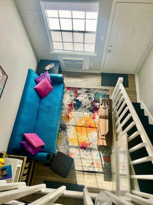 Pop-Of-Color - Loft - Downtown Raleigh - Near NCSU, Raleigh (updated ...