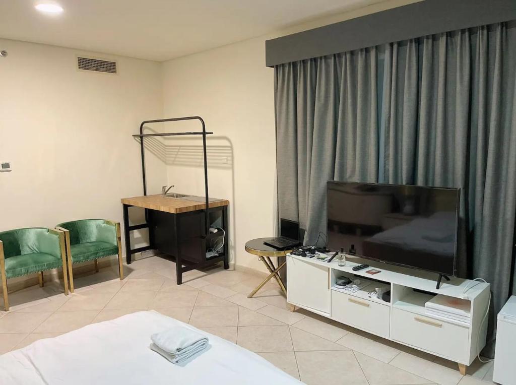 Stunning Marina View! CoLiving Rooms in Princess Tower Marina, Dubai ...