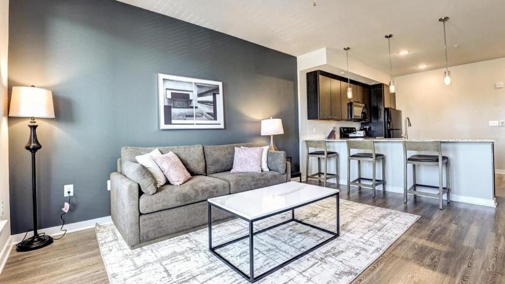 Landing Modern Apartment with Amazing Amenities (ID7144X06), Rosenberg ...