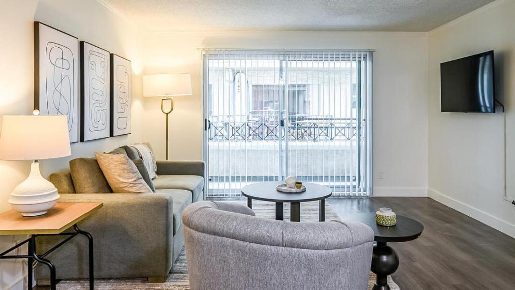 Landing - Modern Apartment with Amazing Amenities (ID8123X62), Los ...