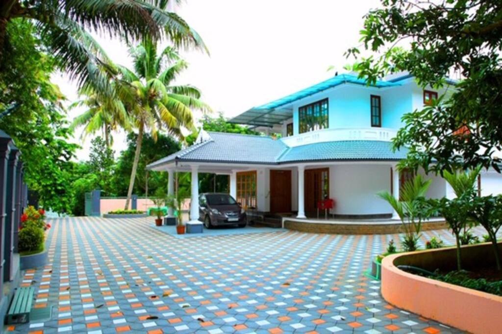 Elegant River Front Villa Near Airport Kochi., Alwaye (updated prices 2025)