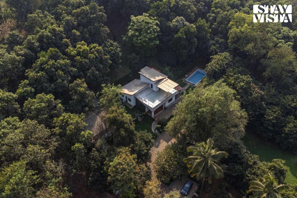 StayVista's Kia Ora - Amidst Greenery Villa with Outdoor Pool ...