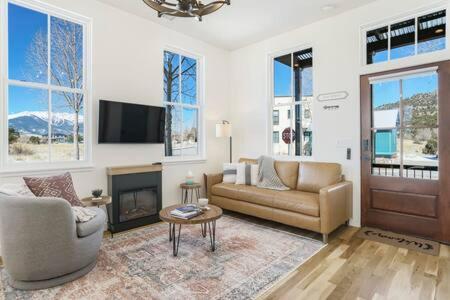 Alpine Estate 3 Kitchens & Mountain Views, Buena Vista (updated prices ...