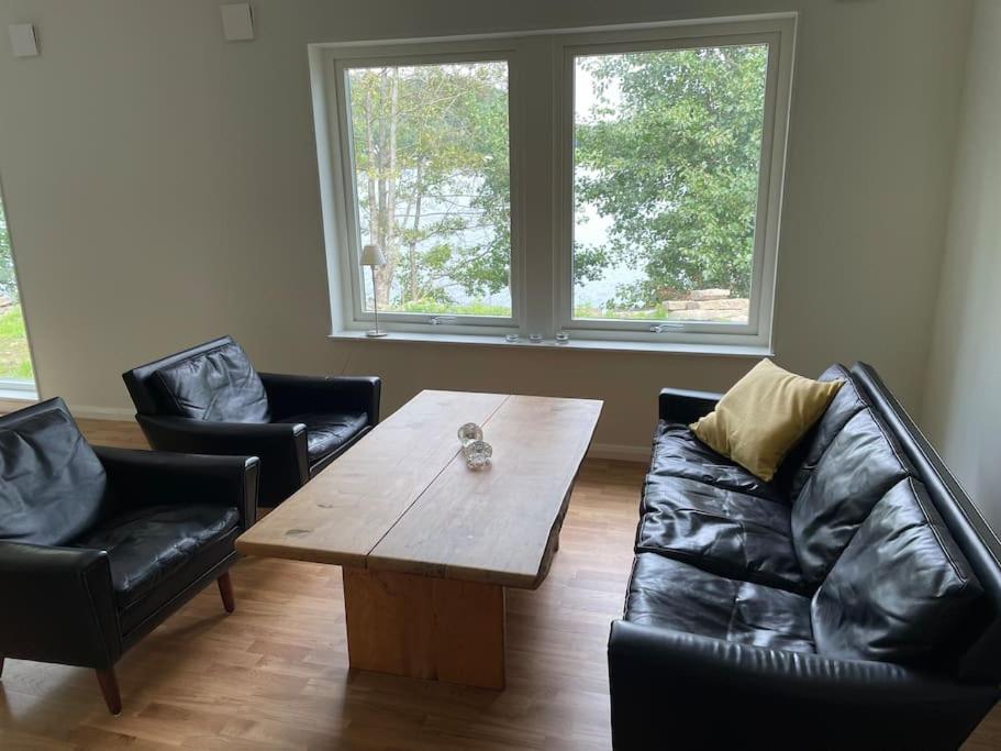 Hus precis intill sjö, Lindome (updated prices 2025)