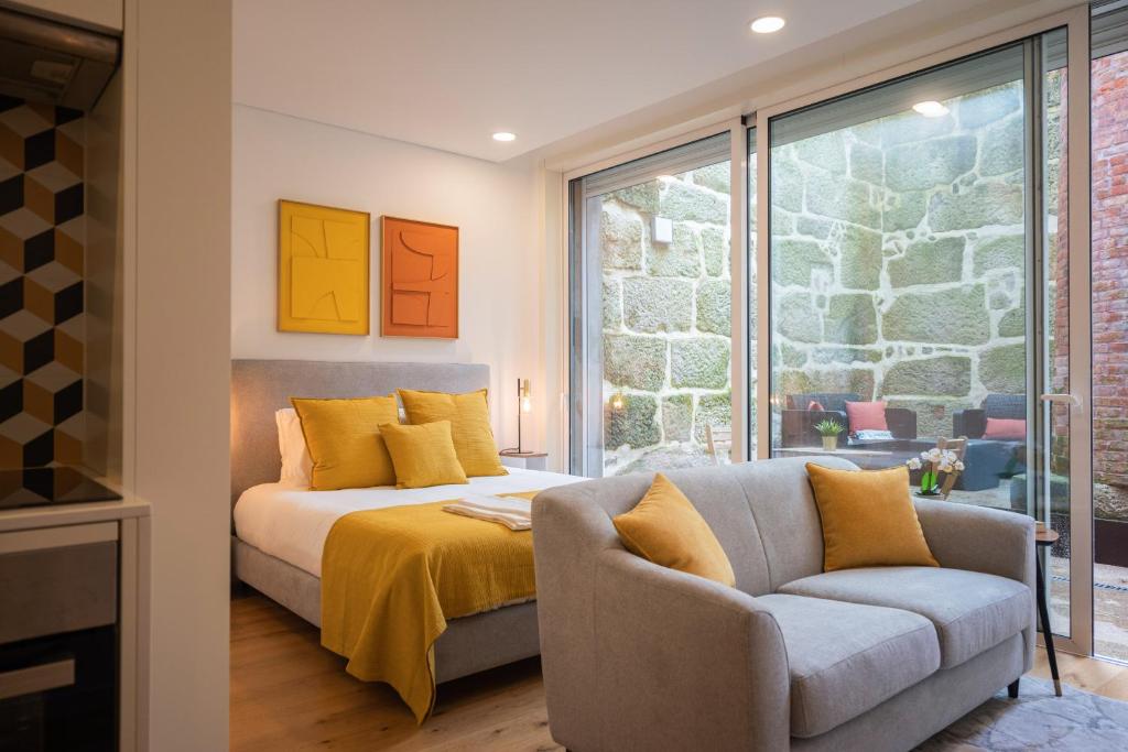 Golden Factory Apartment Downtown, Terrace and AC, Porto (updated ...