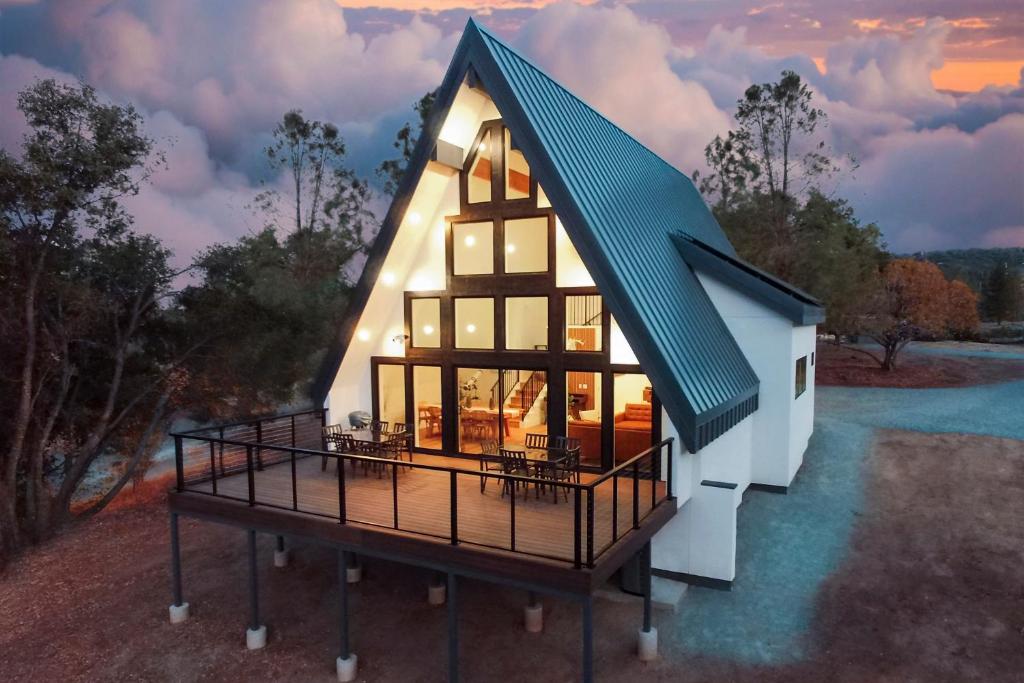 High End A-Frame - Hot Tub - Awesome Views - Yosemite - Electric Vehicle Friendly - Sleeps 10 ...
