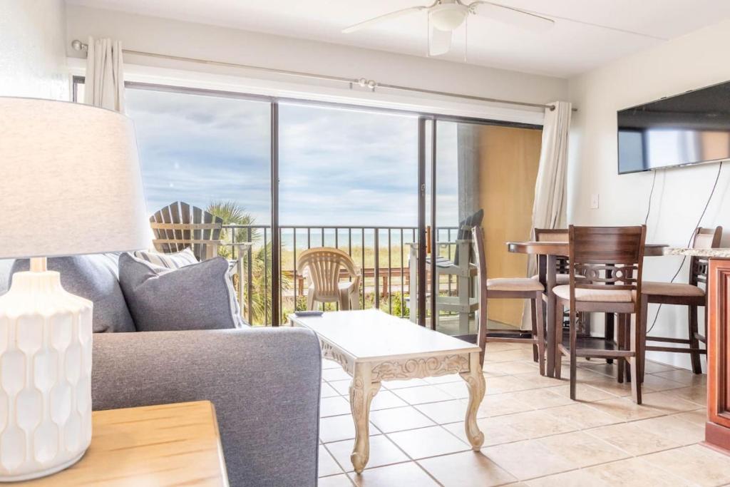 Wave Watcher Oceanfront on the Boardwalk, Carolina Beach (updated ...