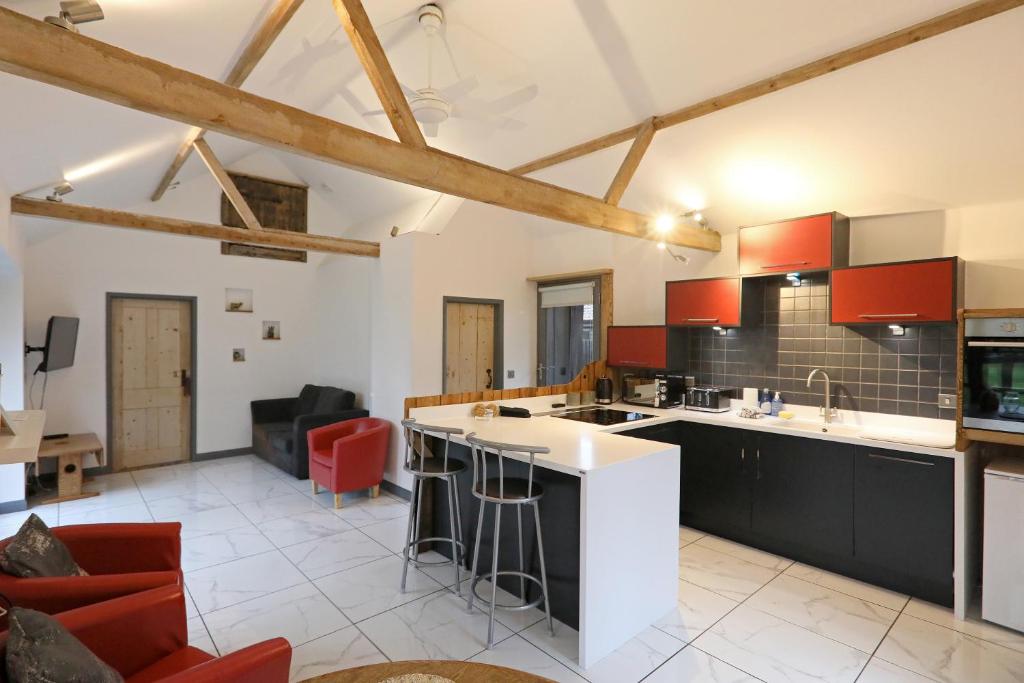 The Old Corn Store Rural Escape Farmstay Barn, Norwich – Updated 2024 ...