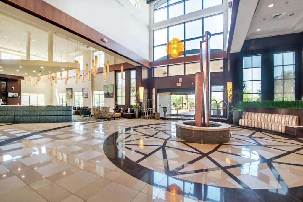 Embassy Suites by Hilton Fayetteville Fort Bragg, Fayetteville (updated ...