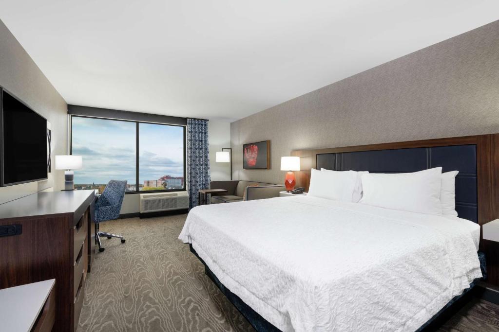 Hampton Inn & Suites Fort Wayne Downtown, Fort Wayne (updated prices 2025)