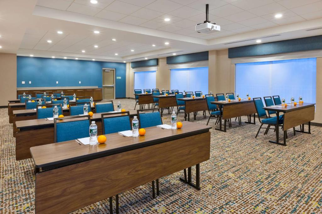 Hampton Inn Cape Cod Canal, Buzzards Bay (updated prices 2025)
