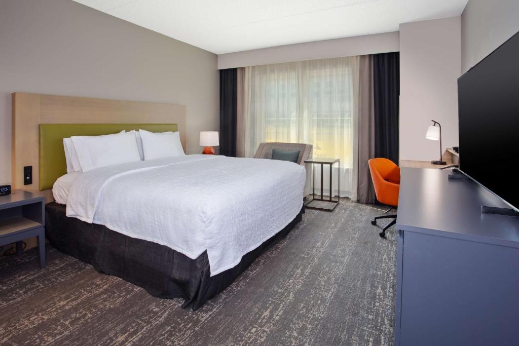 Hampton Inn & Suites By Hilton- Newark Airport Elizabeth, Newark ...