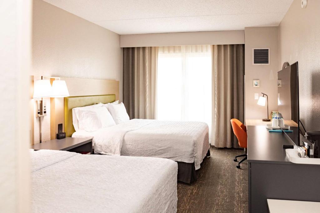 Hampton Inn & Suites By Hilton- Newark Airport Elizabeth, Newark ...