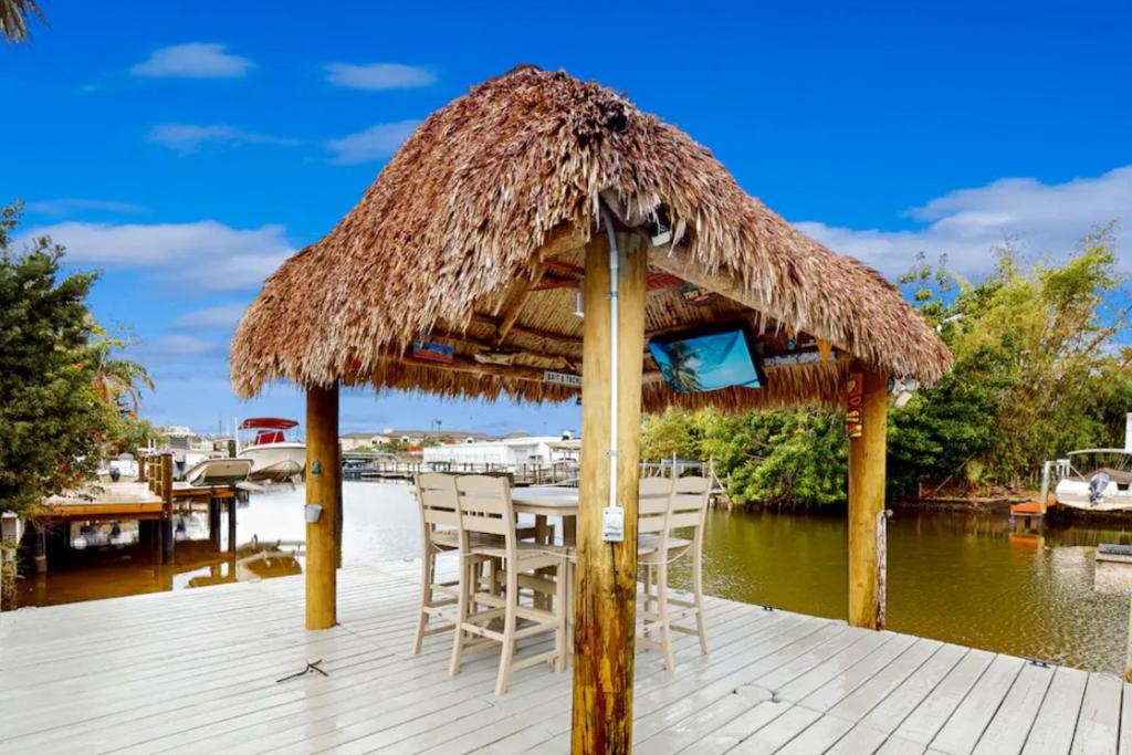 The Tiki Bay House, Sarasota (updated prices 2025)