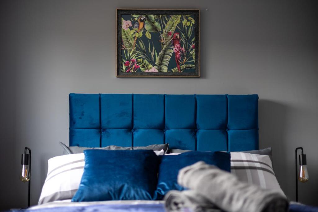 Alt-Stay Accommodation - Lofthouse, Wakefield M1 - 3 Bed En-suite With ...