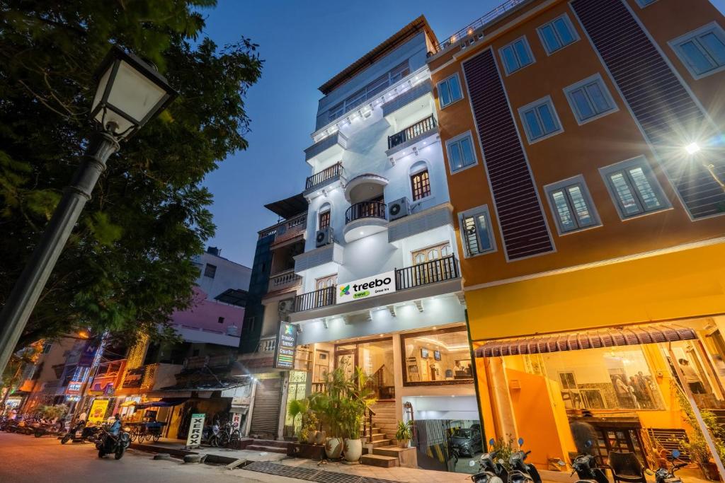Treebo Grace Inn, 3 Min Walk From Promenade Beach, Pondicherry (updated ...