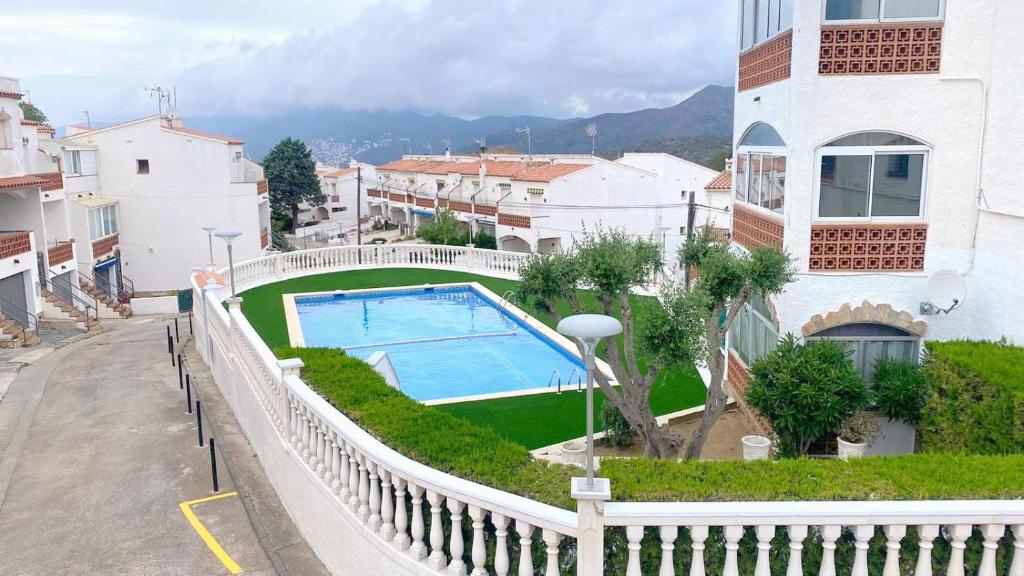 Angeles 38, Roses (updated prices 2025)