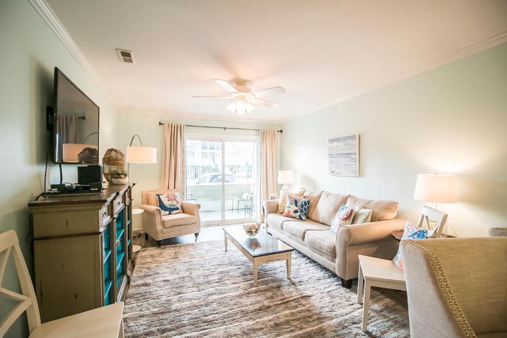 Marsh Villas I-1 - 2nd Row Marsh View - Cherry Grove Section, Myrtle ...