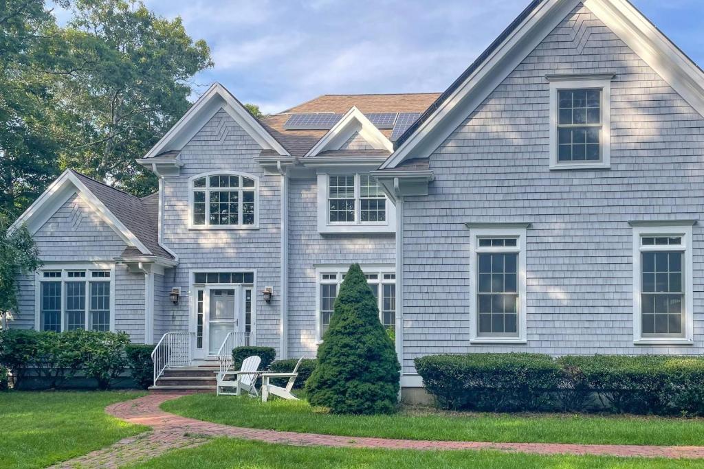 4BR Mashpee Retreat with fireplace, Mashpee (precios actualizados 2024)