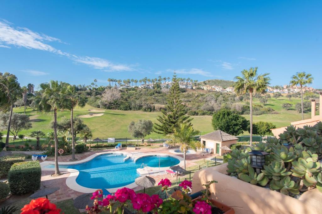 1 Penthouse golf & pool view in Duquesa Manilva, Manilva (updated ...