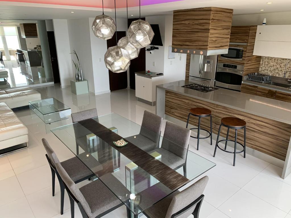 Well equipped condo with splendid sea view, Cancún (updated prices 2026)