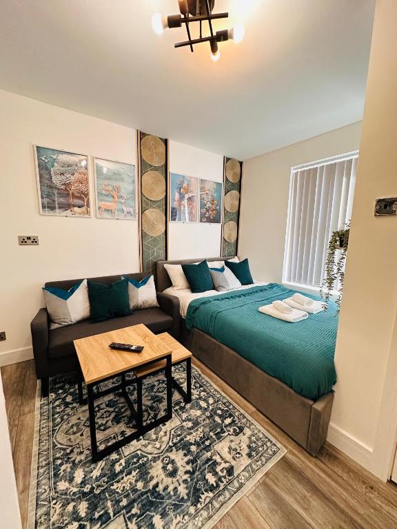 R2 - Newly renovated Luxury Private En-Suite Room in Harborne Park Road ...