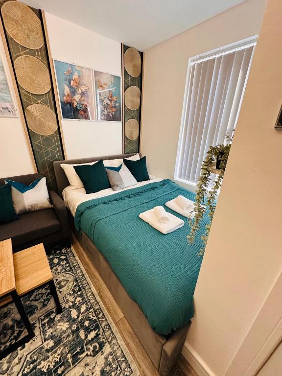 R2 - Newly renovated Luxury Private En-Suite Room in Harborne Park Road ...