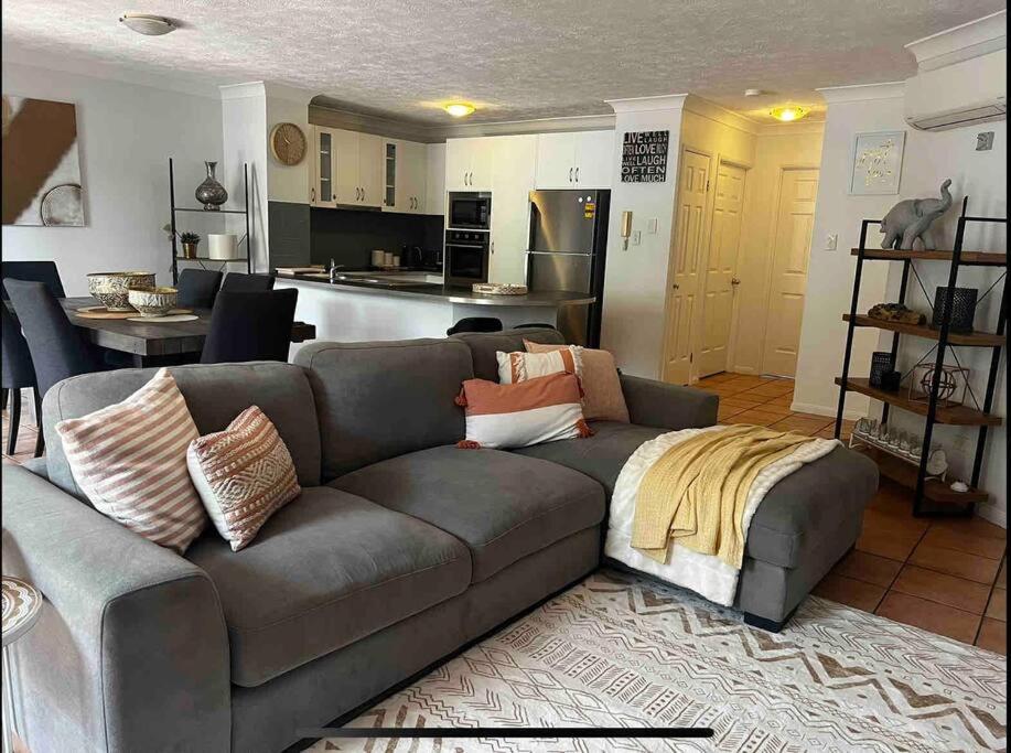 Old Cleveland Views - Stones Corner, Brisbane (updated prices 2025)