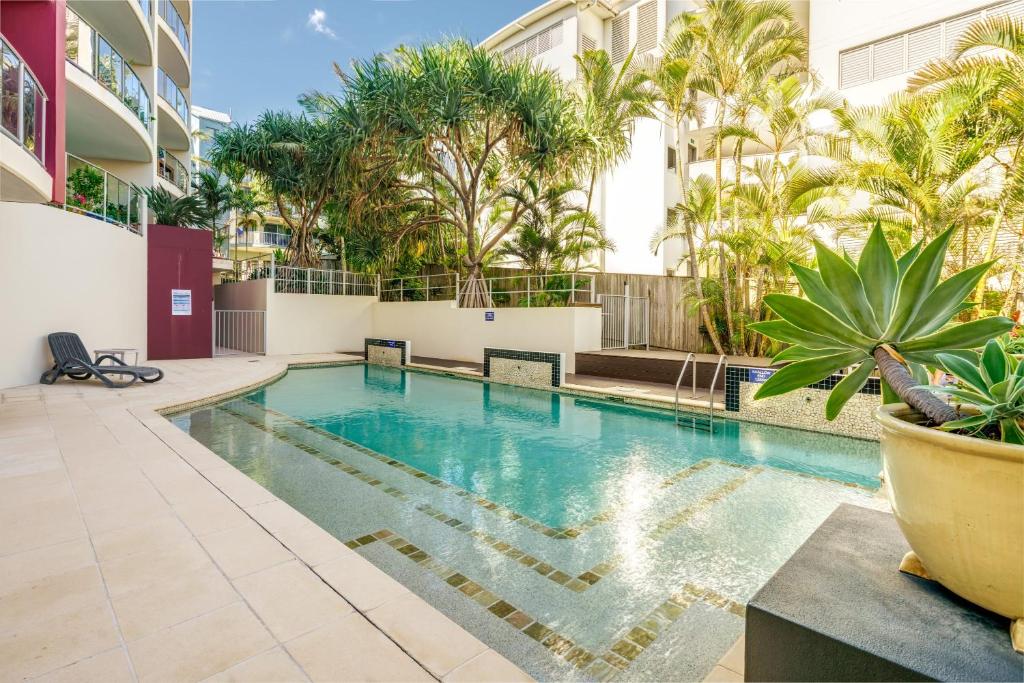 Coastal Bliss - 3BR Unit Overlooking Kings Beach, Caloundra – Updated ...