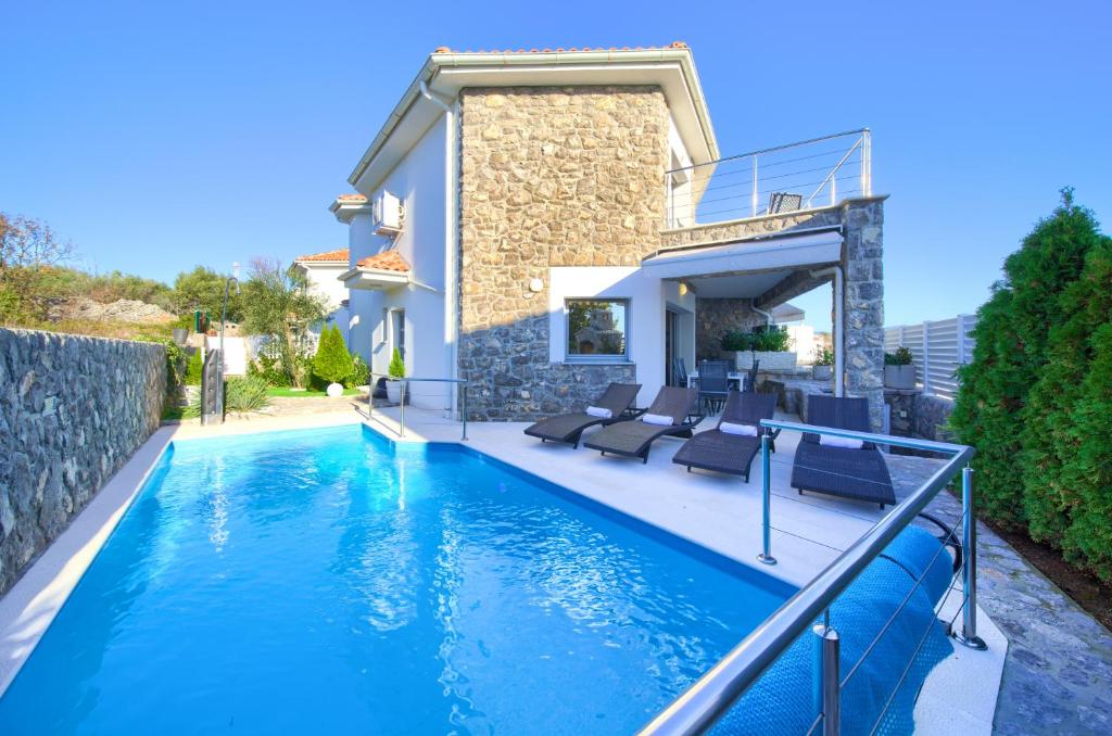 Villa Miracle 2 with heated pool, Krk (updated prices 2025)