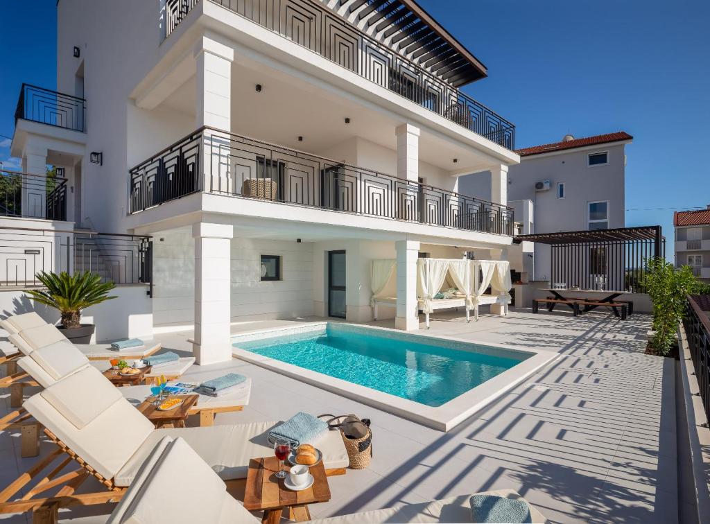 Luxury Villa de Mar with Pool, Trogir (updated prices 2026)