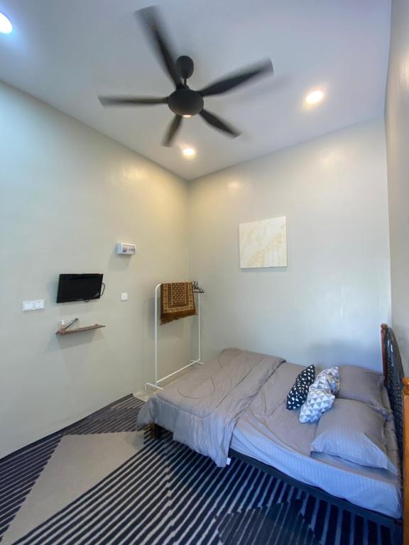 AzHAUZ Guestroom & Campsite, Kampong Kemaman (updated prices 2024)