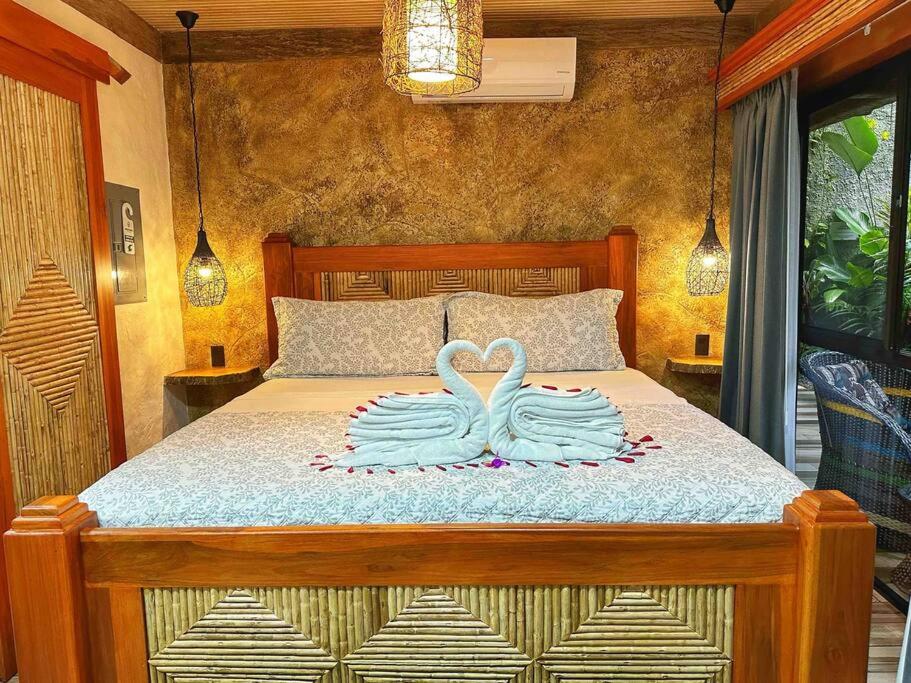 #11 Stylish Rustic Studio & Outdoor JACUZZI, Fortuna (updated prices 2025)