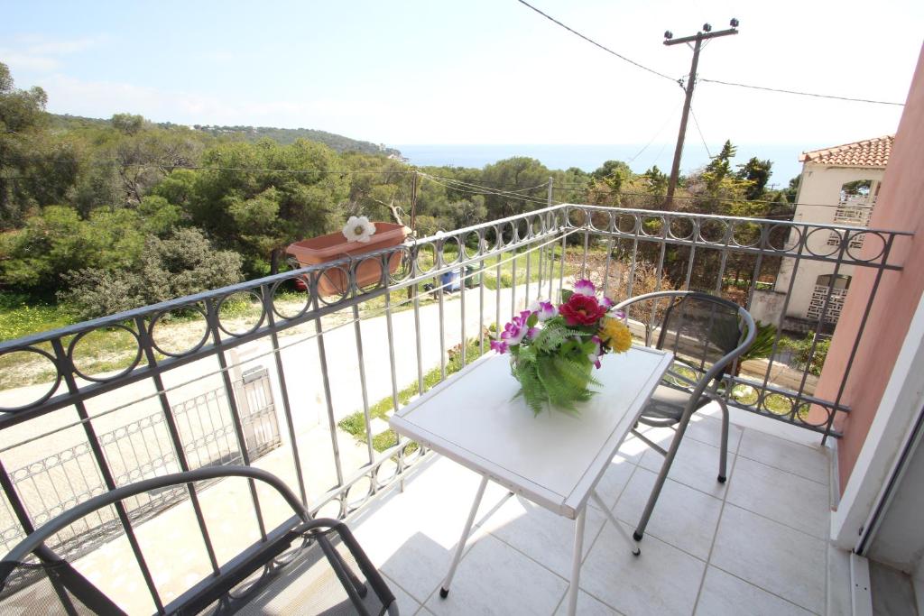 Room in Apartment - Pelagos Studios by Frangi 3, Agia Marina Aegina ...