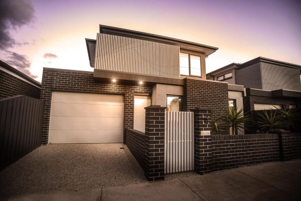 Raven West House I Corporate or Holiday, Geelong West (updated prices 2026)