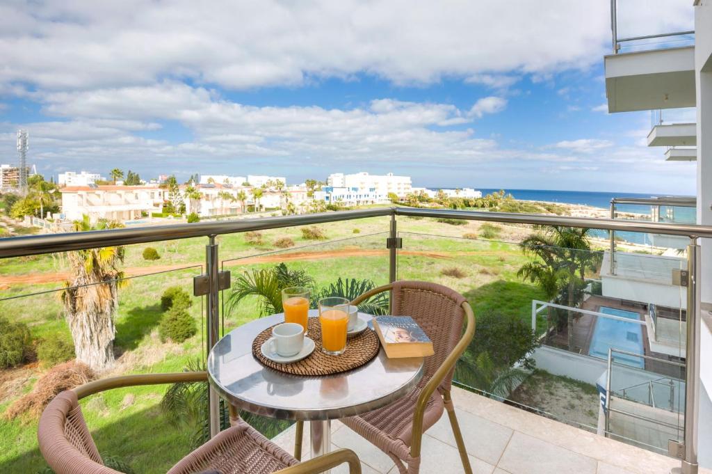 Austin - Coralli Beachfront Apartment, Protaras (updated prices 2025)