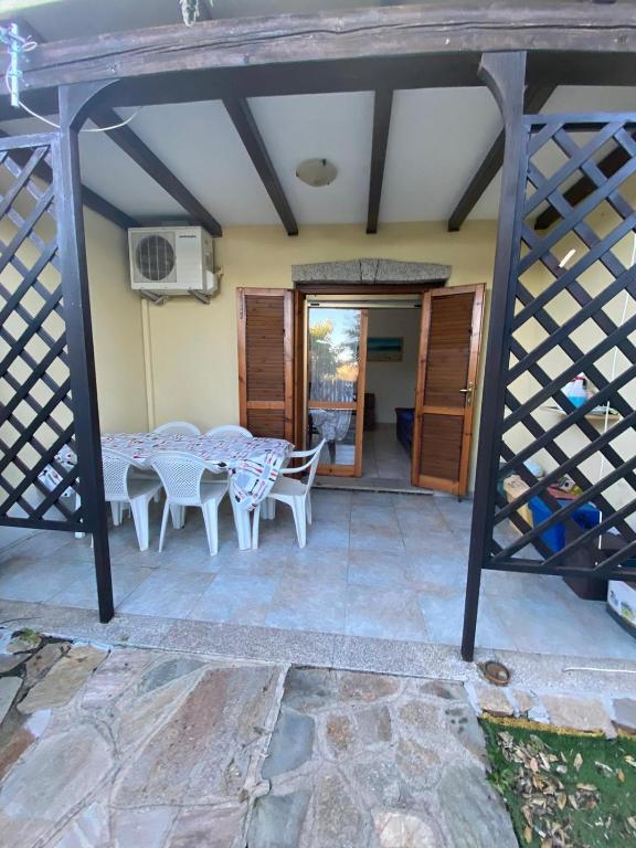 Villetta a schiera 750m SPIAGGIA 600m CENTRO, Budoni (updated prices 2024)