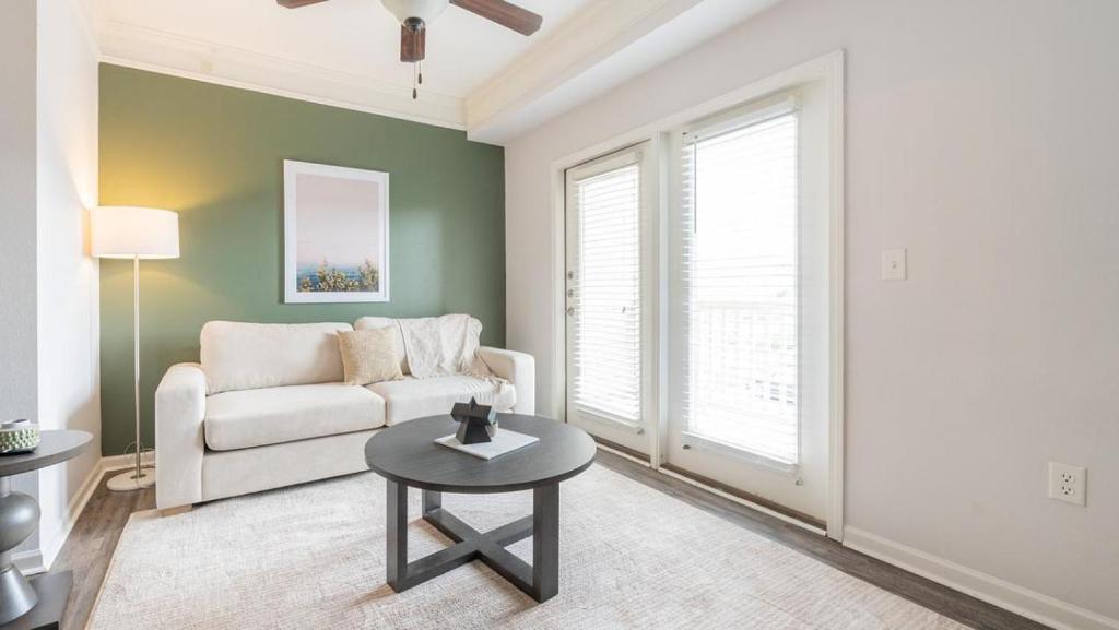 Landing Modern Apartment with Amazing Amenities (ID5223X32), Overland ...