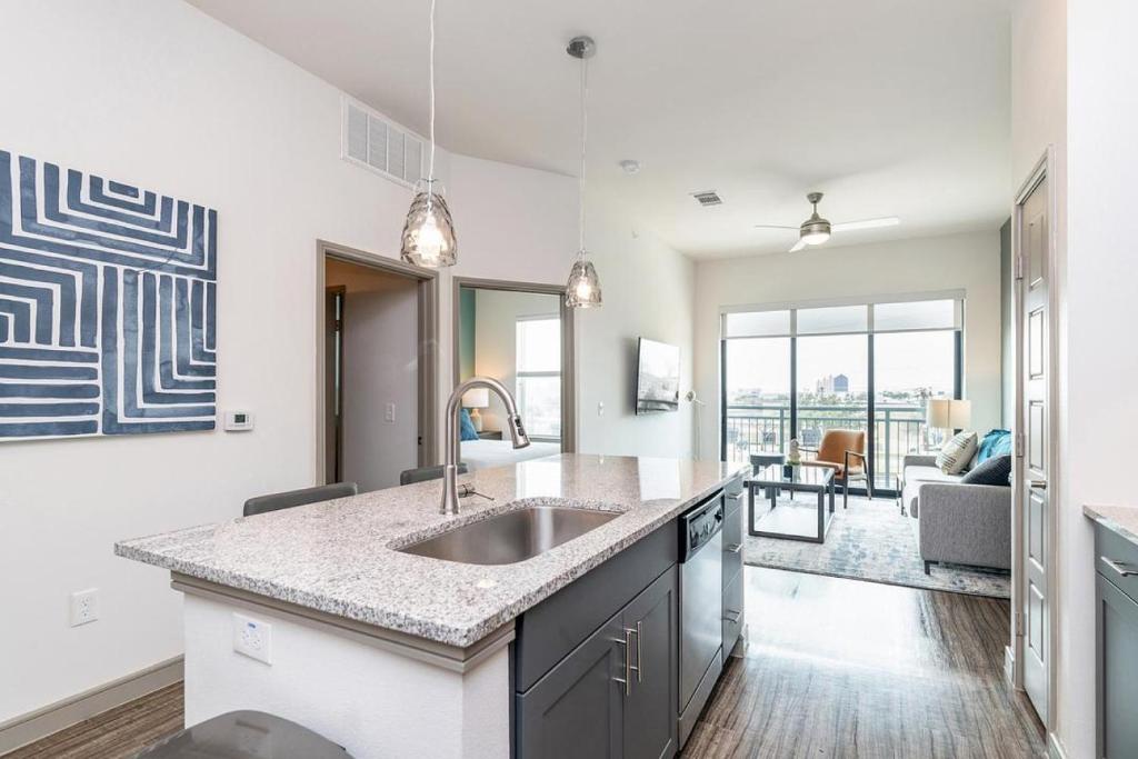 Landing Modern Apartment with Amazing Amenities (ID1800X50), Birmingham ...