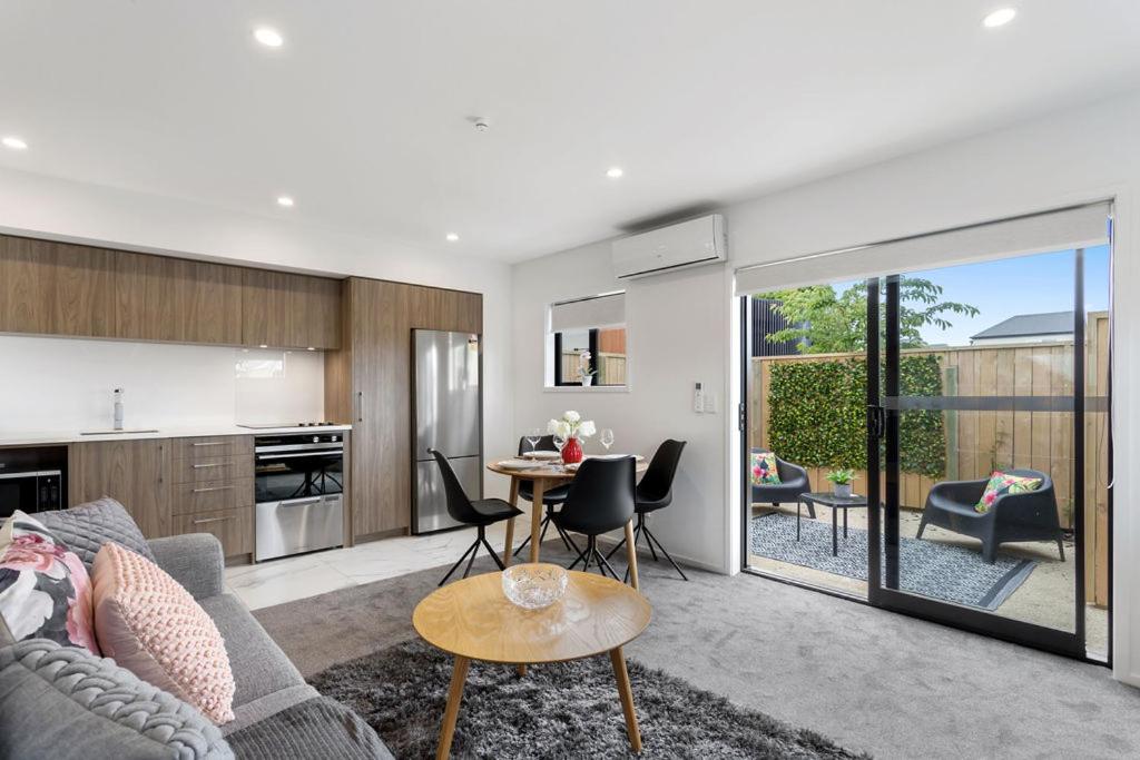 Luxury Style Free Street Parking CBD Location, Christchurch (precios ...