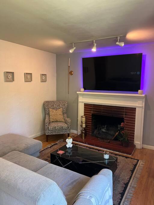 Cozy and Comfy Tree House, Los Angeles (updated prices 2025)
