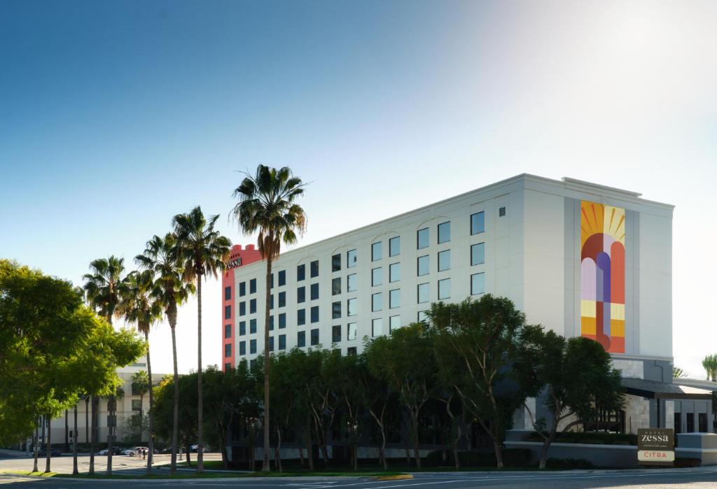 Hotel Zessa Orange County Airport, a DoubleTree by Hilton, Santa Ana ...