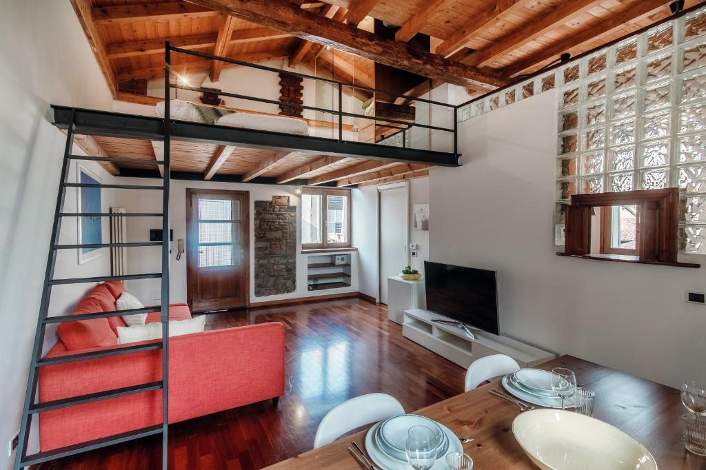 Loft Madera - by MyHomeInComo, Como (updated prices 2026)