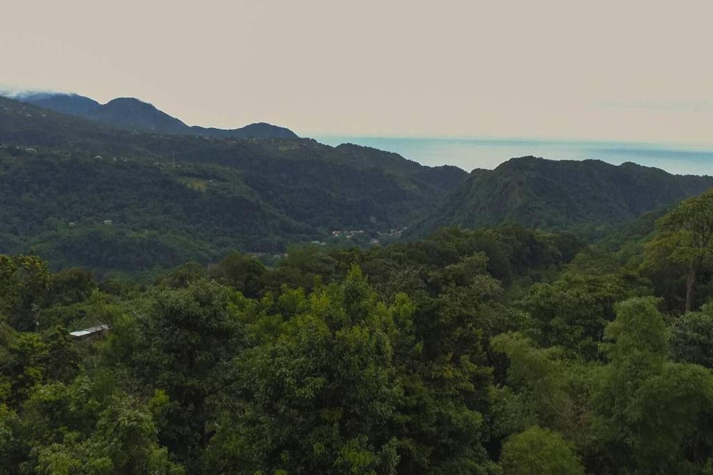 Charming house in Laudat with sea and mountain views, Pont Cassé ...