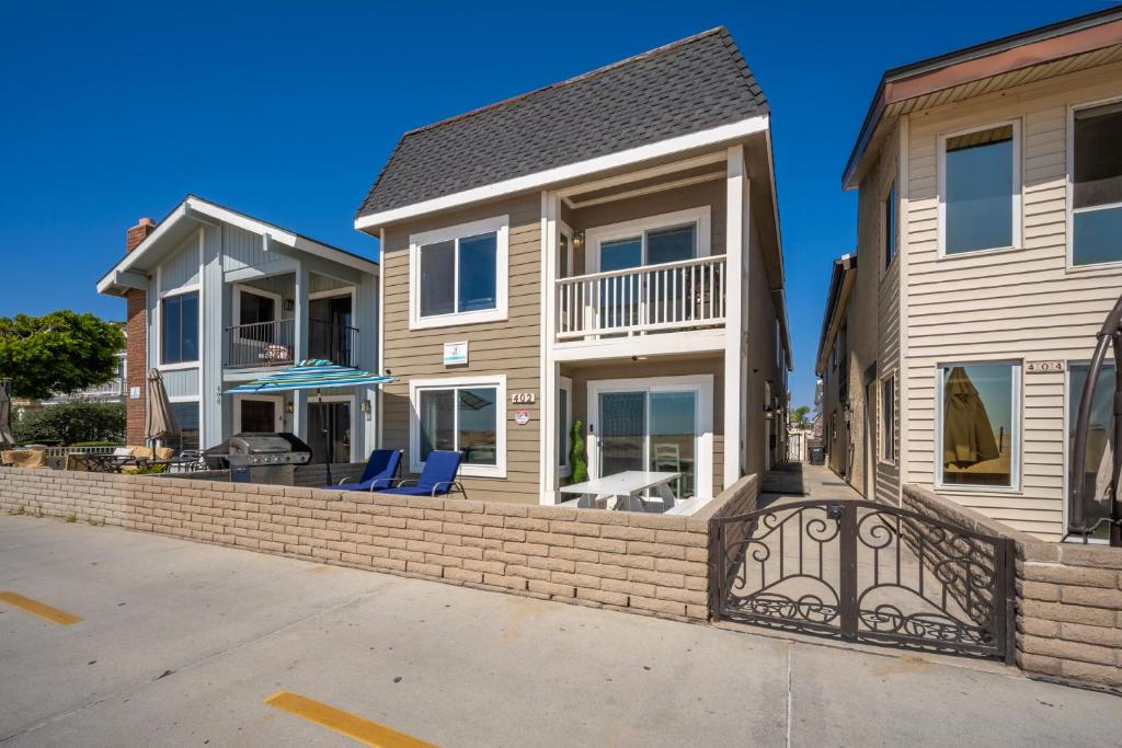 Newport Paradise - Oceanfront Home by the Pier, Newport Beach (updated ...
